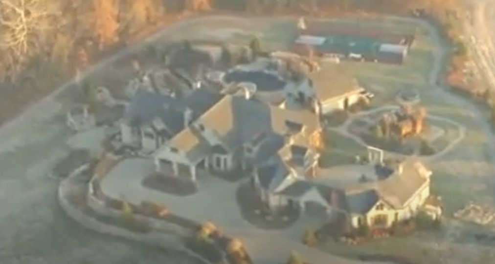 US Fidelis Mansion: The Third Largest Home in Missouri - Missouri Legends