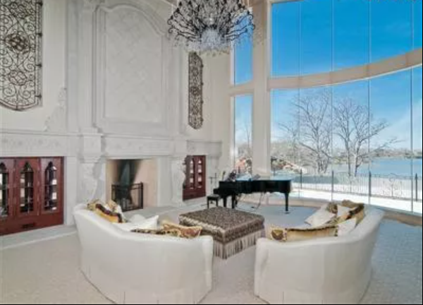 US Fidelis Mansion: The Third Largest Home in Missouri - Missouri Legends